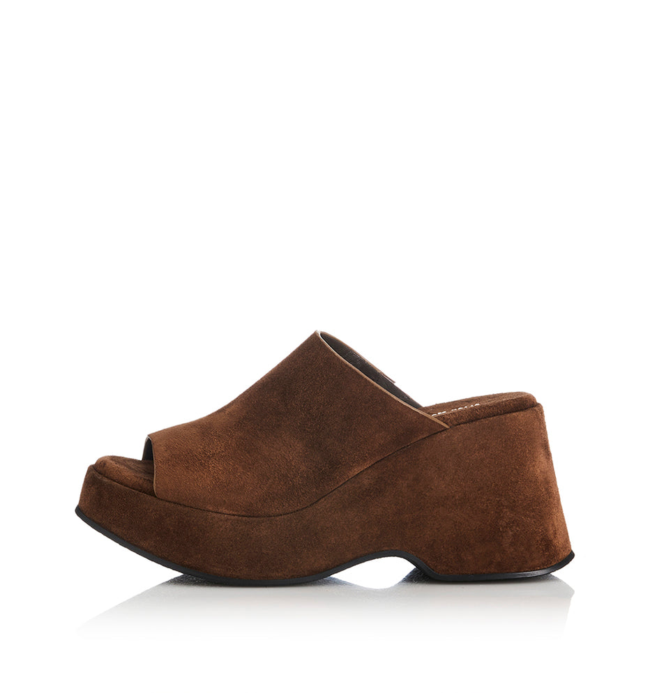 Gloria – Alias Mae Australia